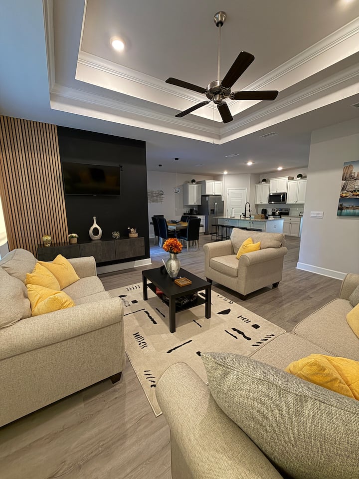 Modern 4br Home • Great Location + Pet Friendly - Tallahassee, FL