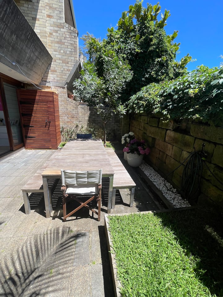 The Paddo Hut - Bondi Beach