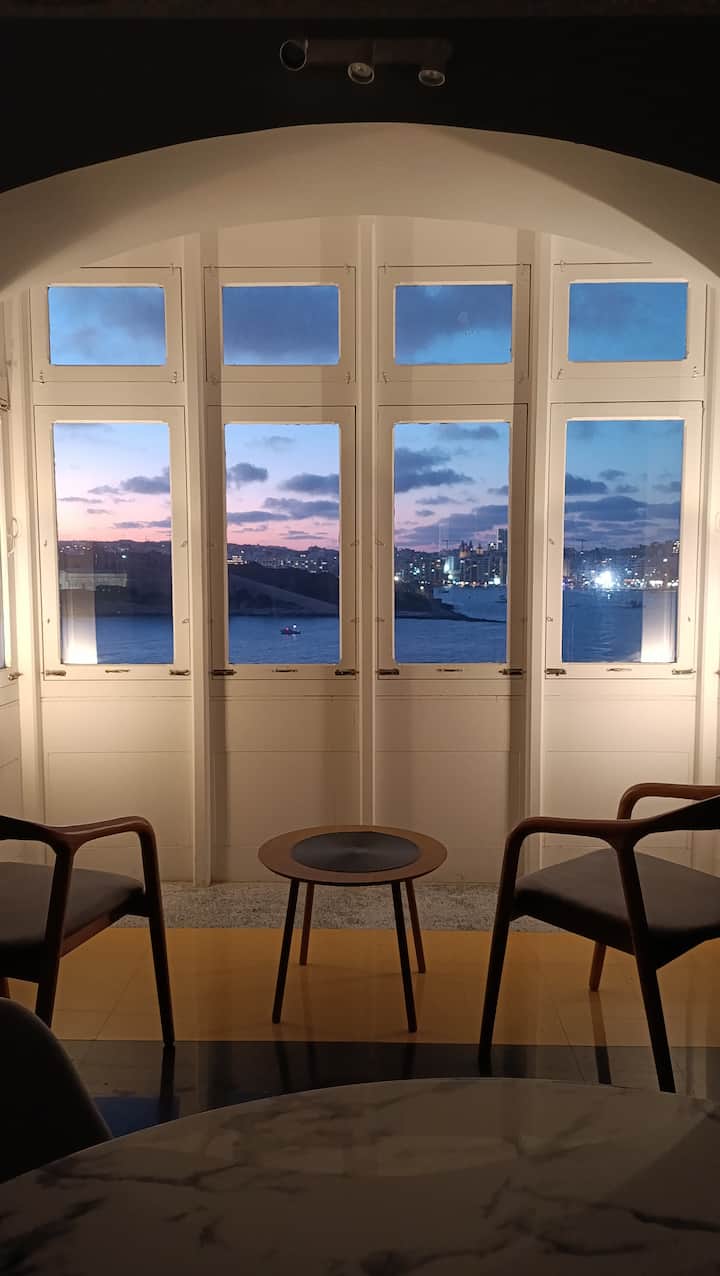 Sea View Apartment In Valletta - Valletta