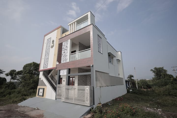 Vani Vila's Luxury Villa - Mysore