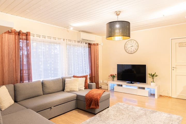 Forest Side Family House By Booklapland - 羅瓦涅米