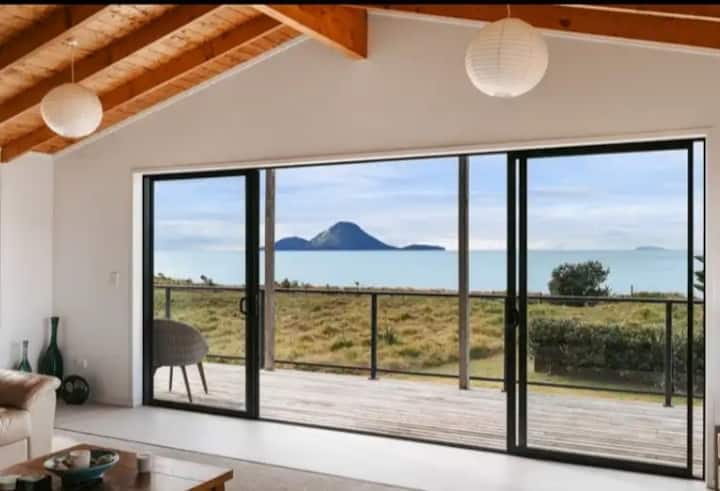 Beachfront Bliss With The Wow Factor!
Enjoy! - Ōhope