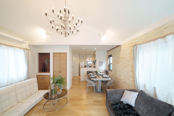 桜木町・みなとみらい近く｜最大10名｜横浜を暮らすように泊まる一棟貸し｜駐車場付｜プロジェクター付 - Yokohama