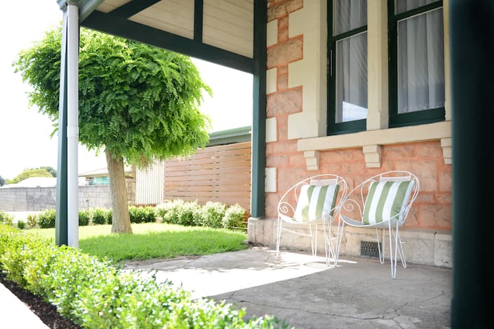 The Chambers | Boutique, Historic, Central - Mount Gambier