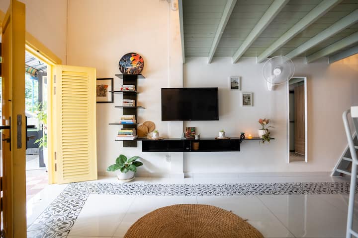 Central Studio Duplex – Walk To Palace & Riverside - Cambodia