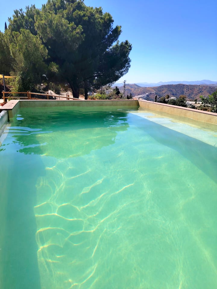 La Bailonga, A Little Piece Of Paradise In Cómpeta - Torrox Costa