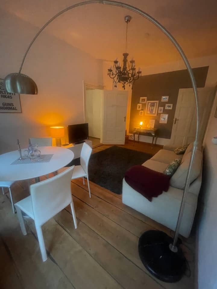 Cozy Apartment In Berlin-style Pre-wwi Building - Berlín