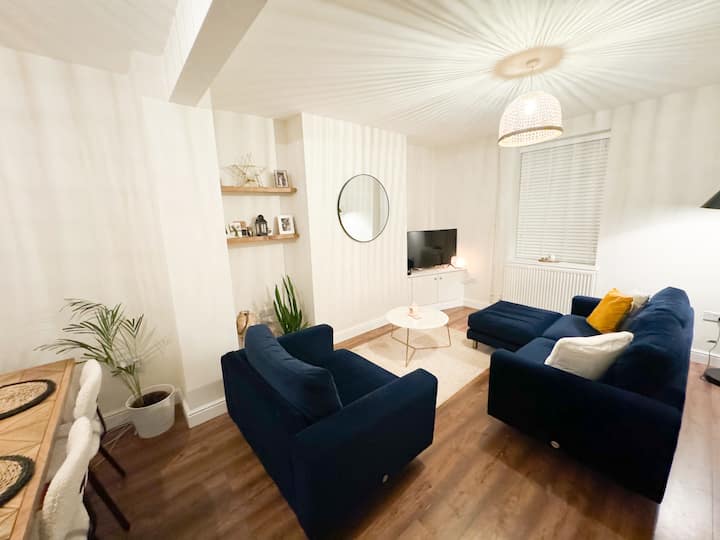 30% Monthly Discount| Modern Family Home| Swansea - Swansea University Bay Campus