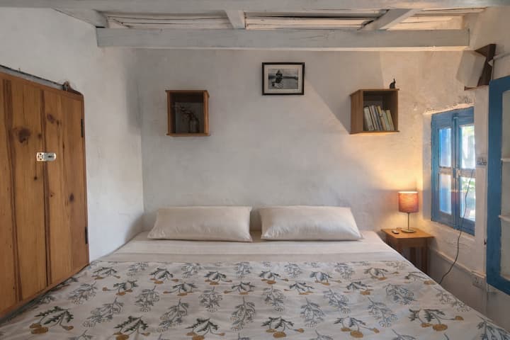 Turiya Niwas Kasardevi - Almora