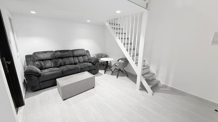 Stylish & Modern Apartment In A Prime Location! - Abu Dhabi