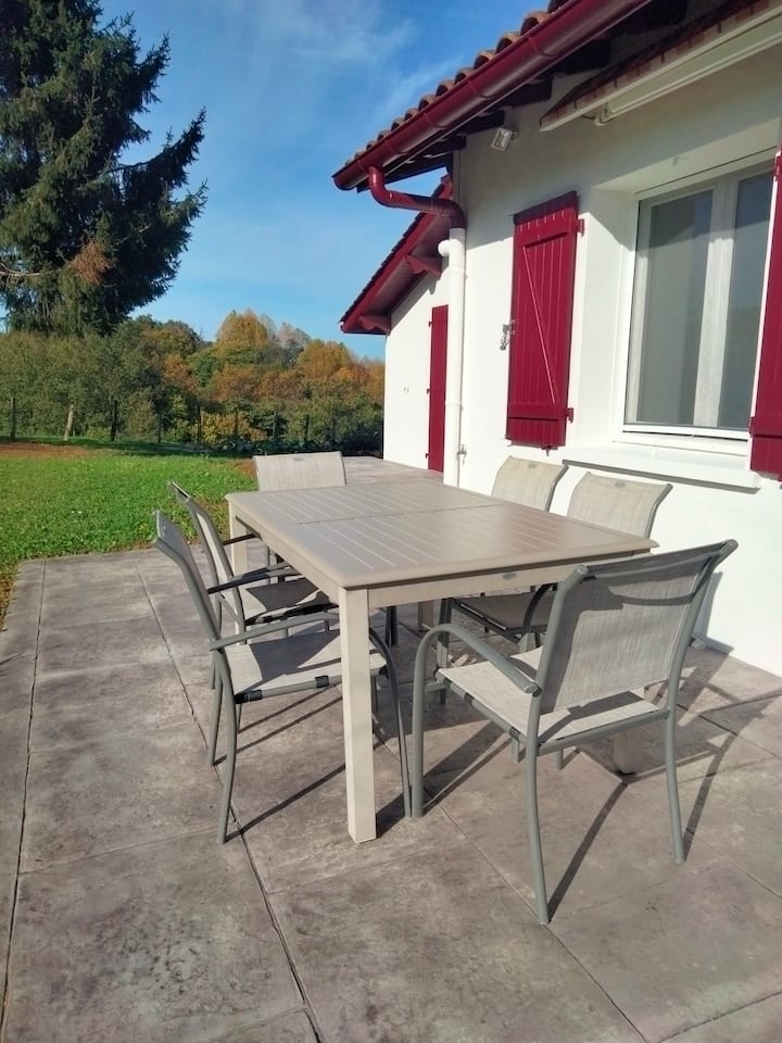 Maison Basque, Proche Lac Avec Wifi Et Parking. - Espelette