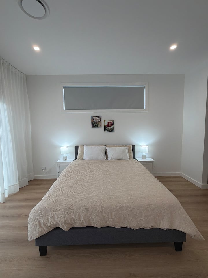 Comfortable Bedroom Ensuite - Liverpool