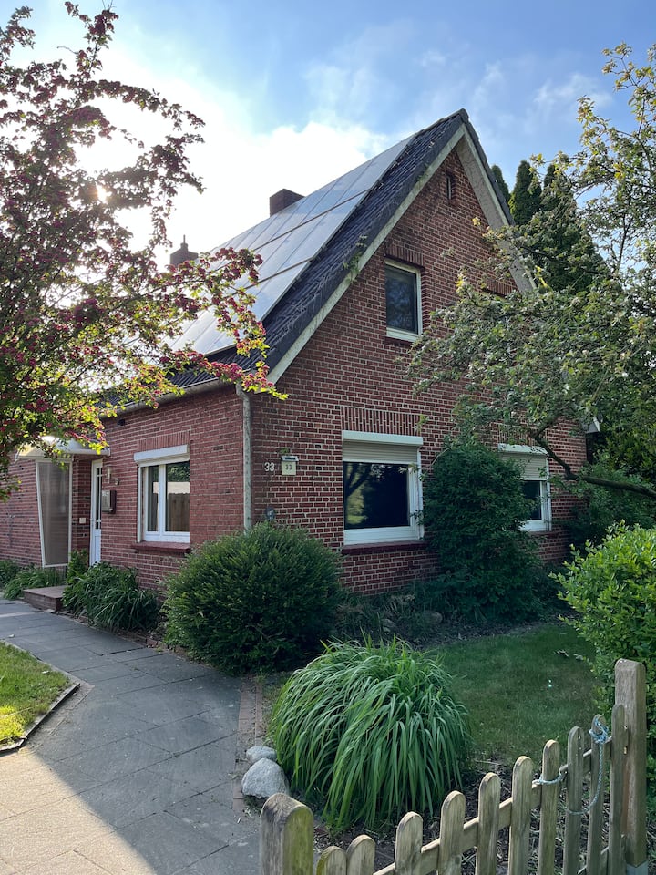 Haus Weidapfel - Leer