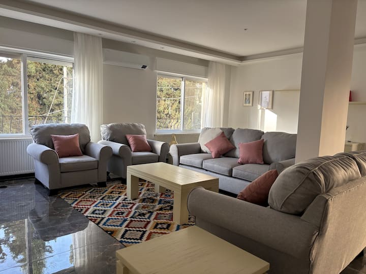 Light-filled & Spacious 4-bedroom Apartment - Amman