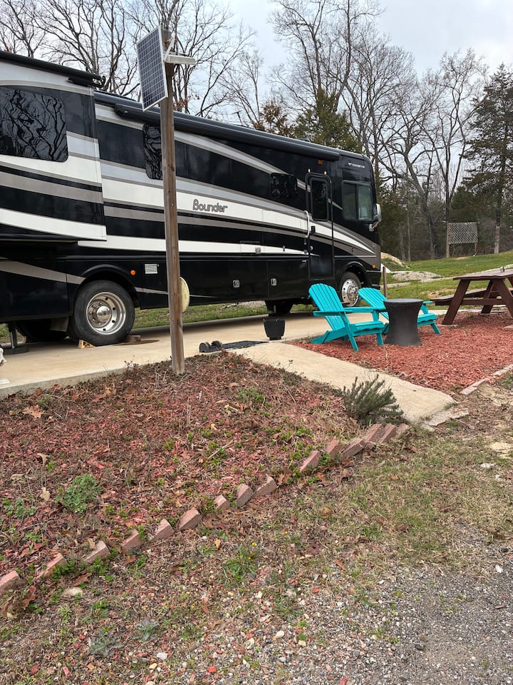 Starry Nights & Morning Coffee Motorhome Retreat - Canton, TX
