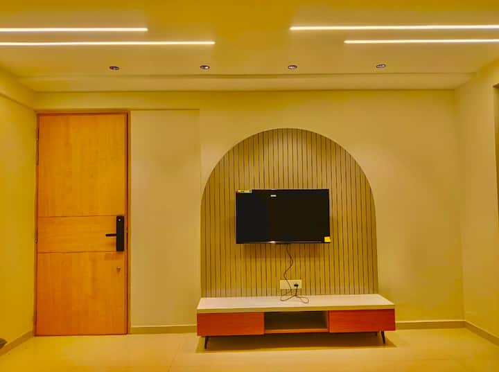 The Luxe Adobe - Luxurious 2bhk Entire Flat - Ahmedabad