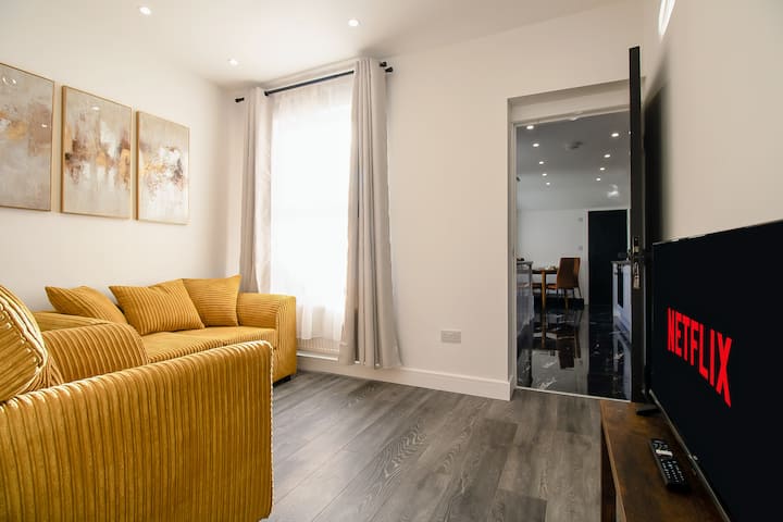 Family & Contractor Friendly • Modern • 10% Off - Bedford, Royaume-Uni