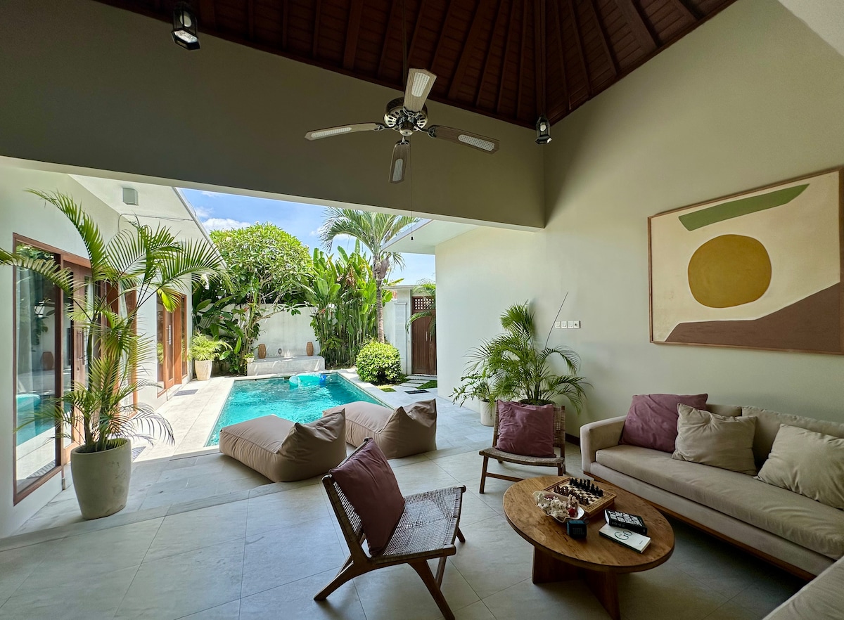 Modern Private Room + Pool Stylish Pererenan Villa - Airbnb