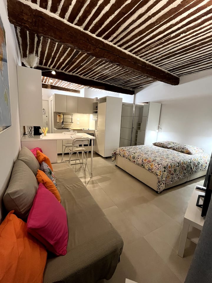 Joli Studio Avec Vue Au Coeur Du Village De Sanary - Sanary-sur-Mer