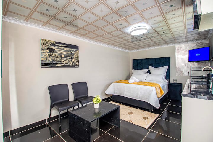 Win Haven • Premium City Studio - 