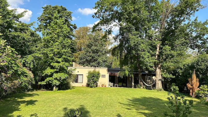 Casa Completa Para 7 Con Gran Parque En Canning - Argentina