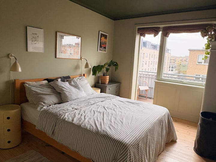 Hyggelig, Farverig Og Lys Lejlighed M To Altaner - Copenhague