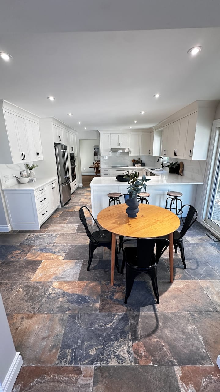 A Modern Country Retreat - Creemore