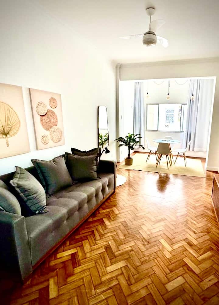 Copacabana Com Conforto E Estilo Ao Lado Da Areia - Brazil