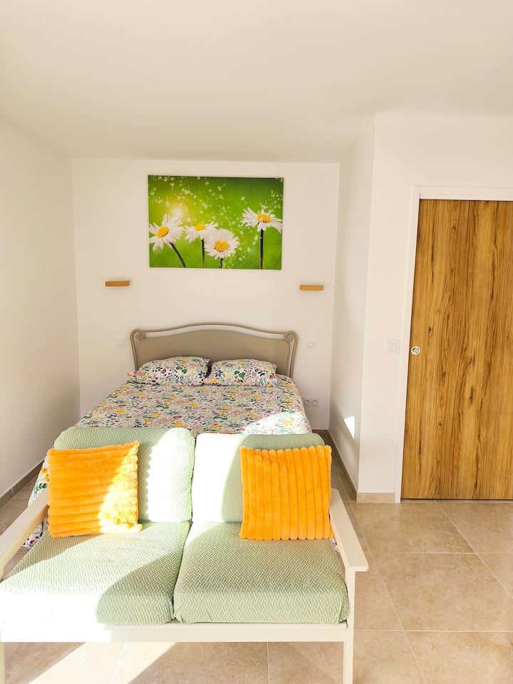 Les Hauts De Varage *Studio L'orelia*
Clim-wi-fi - Plage de Fos-sur-Mer