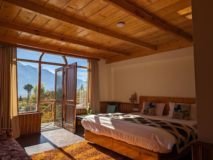 3bhk Himalayan Chalet | By Aarjavam Stays - Manali