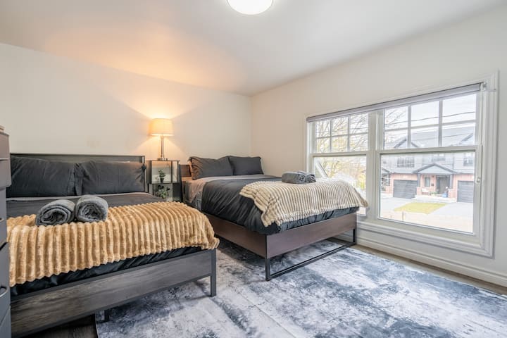 Private Loft*3 Beds*sleeps 6*kitchen*laundry - London