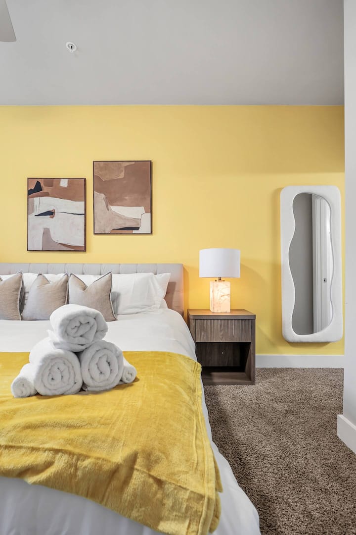 2br Suite | Games! Pool! Pet-friendly! - Jacksonville Zoo and Gardens, Jacksonville