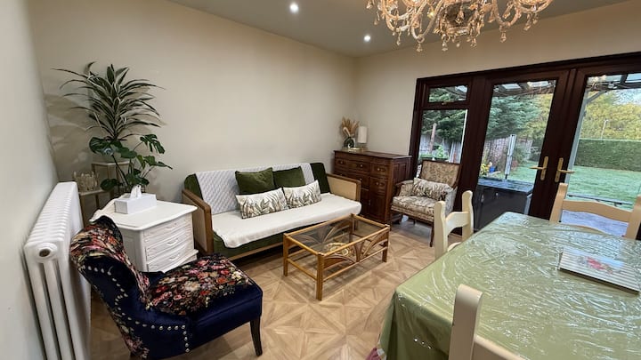 Charming Holyport Hideaway: 1bd Farmhouse - Maidenhead