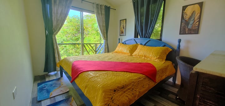 A/c Cliff Top Ocean View Cabin Near Beach And City - Worthing