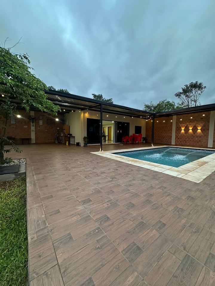 Amplia Casa Privada Para Grupos O Parejas - Itauguá