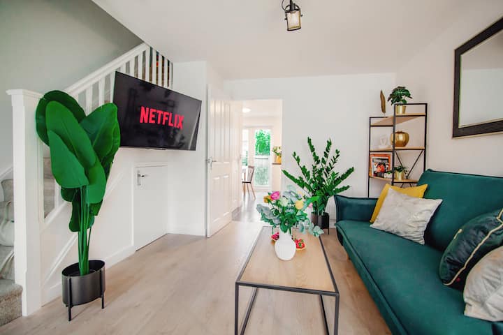 Modern 3-bed House Near City Centre And Hospitals - Liverpool, UK