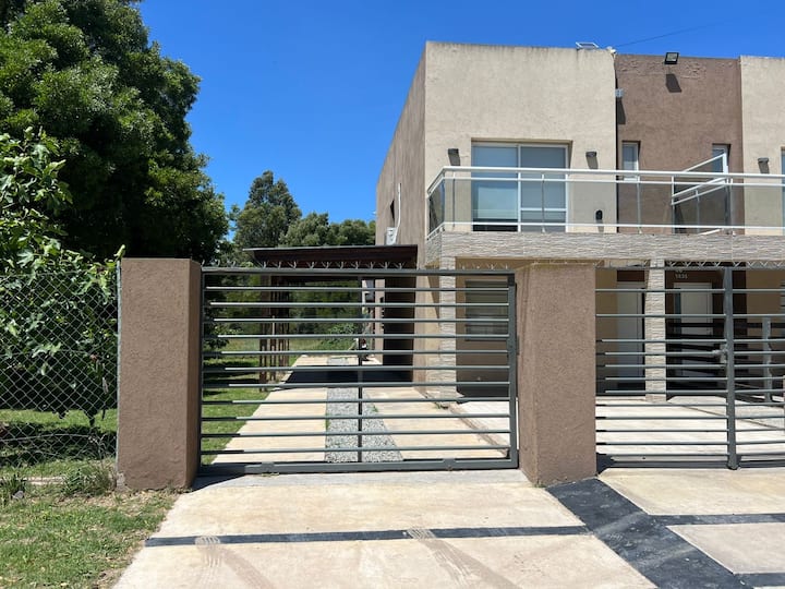 Casa En Zona Parque A Cuadras De La Playa - Necochea