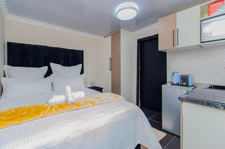 Win Haven • Signature Studio -