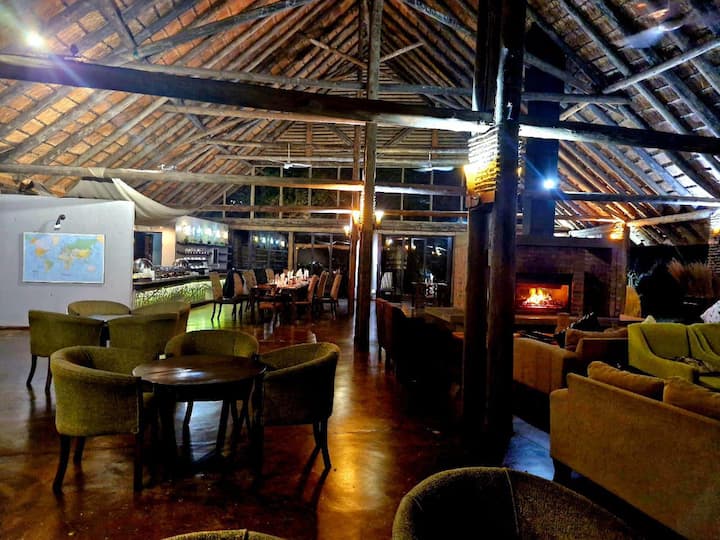 Royal Thonga Safari Lodge - Private Bush Chalet - Manguzi