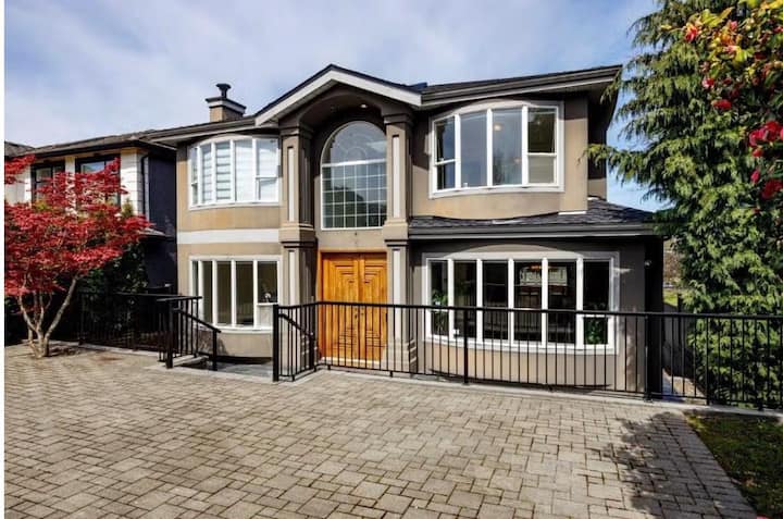 Cozy 2br Suite By Skytrain! - Burnaby