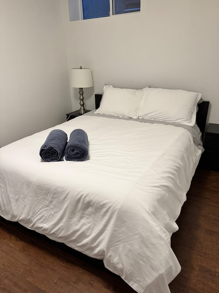 Suite luminosa de 2 dormitorios junto a Rupert SkyTrain - Departamentos ...