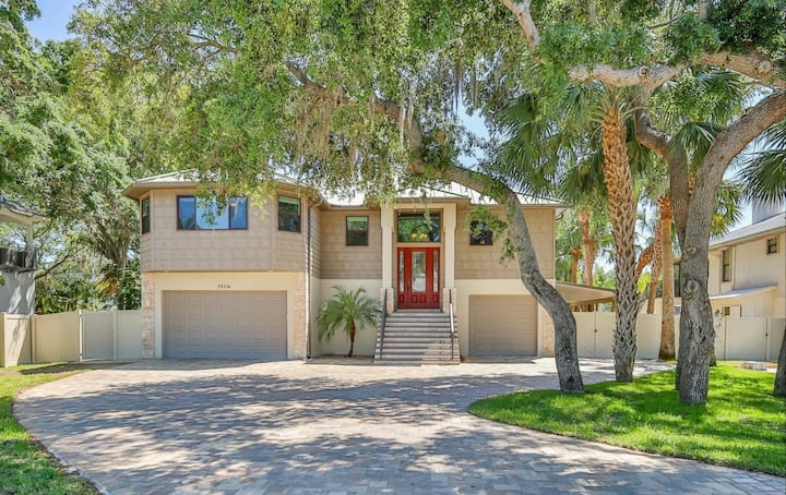 River Retreat In Weeki Wachee - Spring Hill, FL