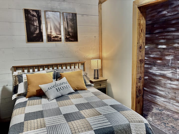 Cozy Clinton 2bd Guesthouse - Clinton, MO