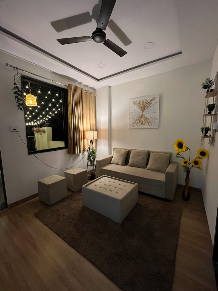 1bhk Flat For Family, Friends And Couples. - Indore