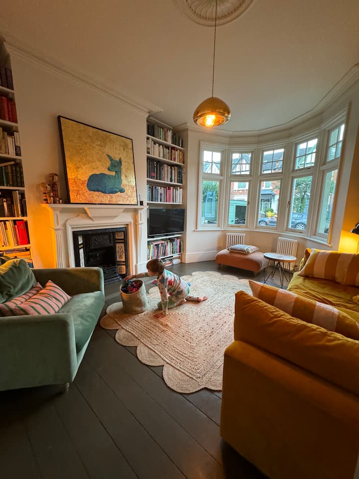 Forest-edge Family Haven - Ilford