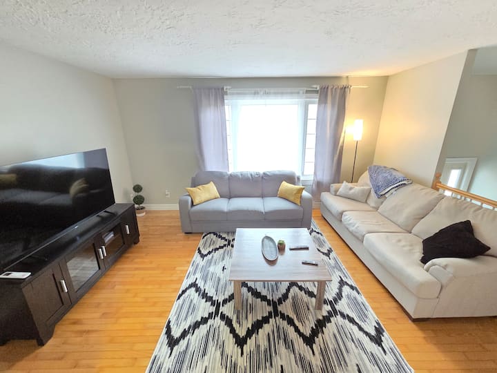 The Grand Estate -4 Bedroom - Moncton