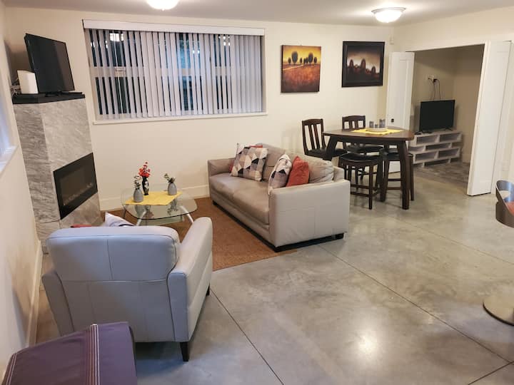 Forest Hills - Beautiful And Bright Guest Suite - Mount Seymour