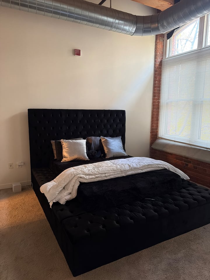 Ode To Hip Hop Loft In Shockbottom - Richmond, VA