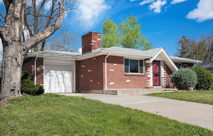 Cozy Mid-century Escape, Central To Everything! - 阿瓦達