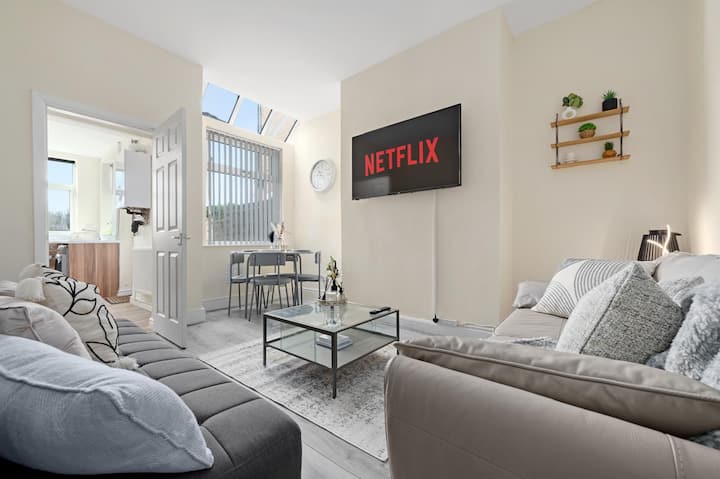 Modern 4br In M11 | 5 Min From Etihad + Co-op Live - Stockport